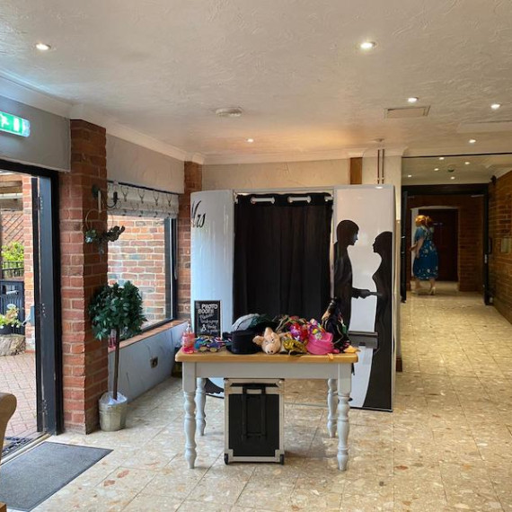 Peterborough Professional DJ /Host, Sound, Lighting & Photobooth Hire